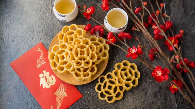 Beehive Cookies (Kuih Rose/ Kuih Loyang) | Asian Inspirations