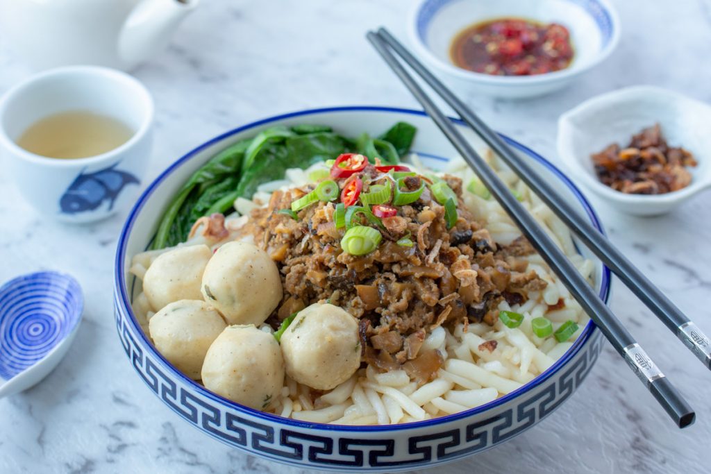 Dry Rice Pin Noodles (Loh Shi Fun) | Asian Inspirations