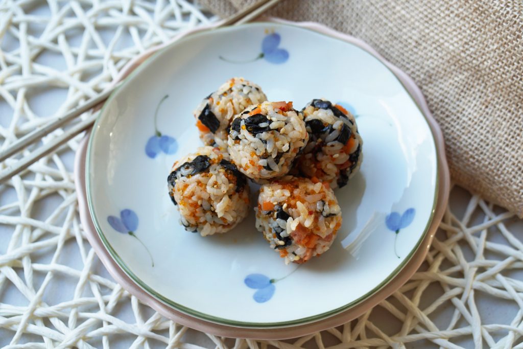 Korean Fist Rice (Jumeok-bap) | Asian Inspirations