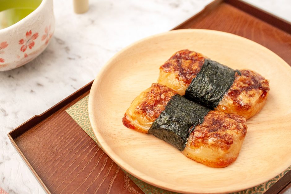 Grilled Mochi in Soy Sauce (Isobeyaki Mochi) | Asian Inspirations