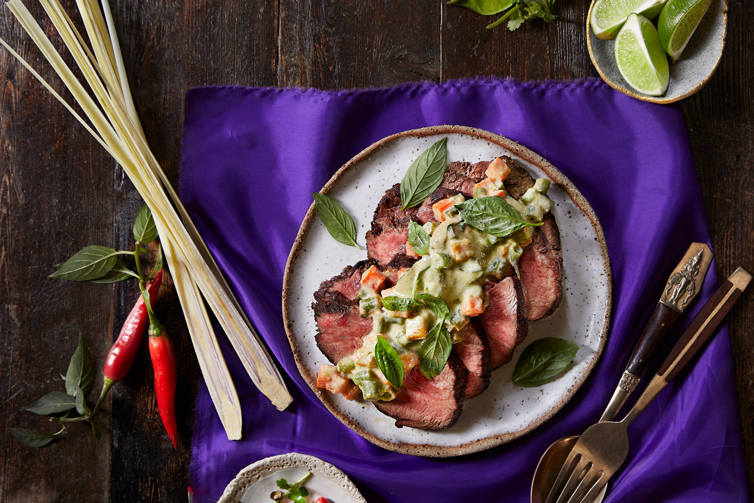 Green Curry Grilled Beef (Nur Yang Kab Sauce Gang Kheaw Waan) | Asian ...