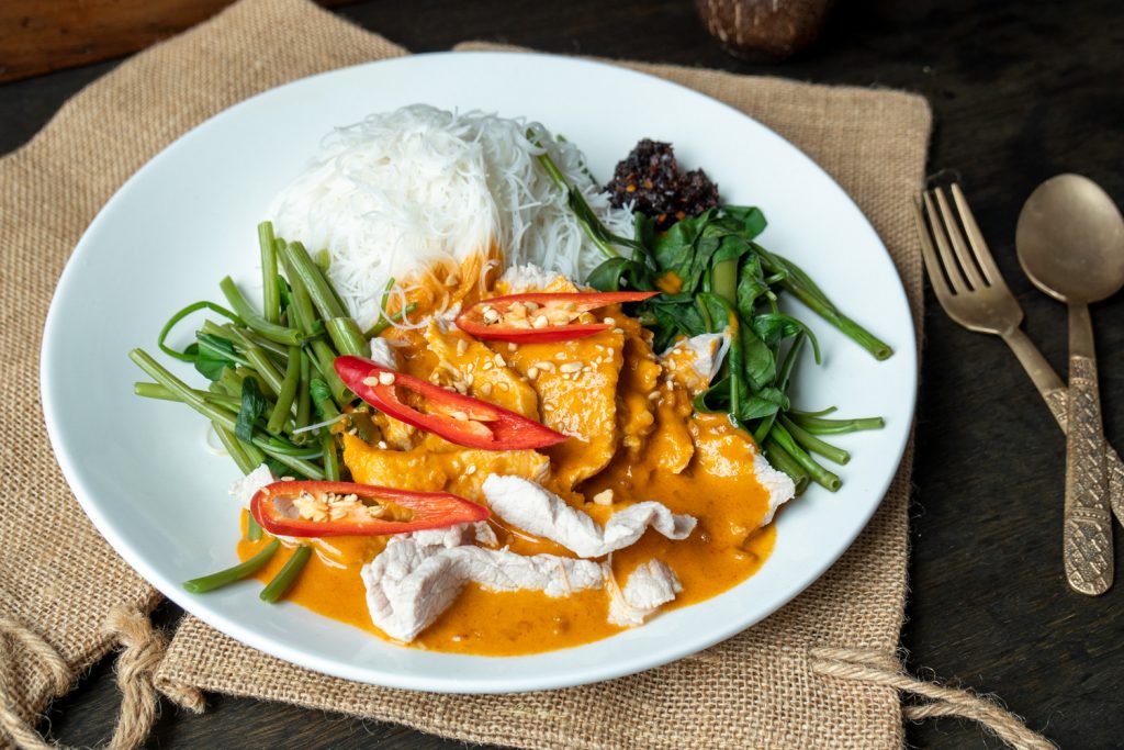 “Swimming Rama” Thai Peanut Sauce with Spinach & Pork (Pra Ram Rong ...