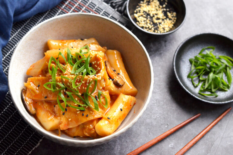 10 Basic Rules of Korean Dining Etiquette | Asian Inspirations