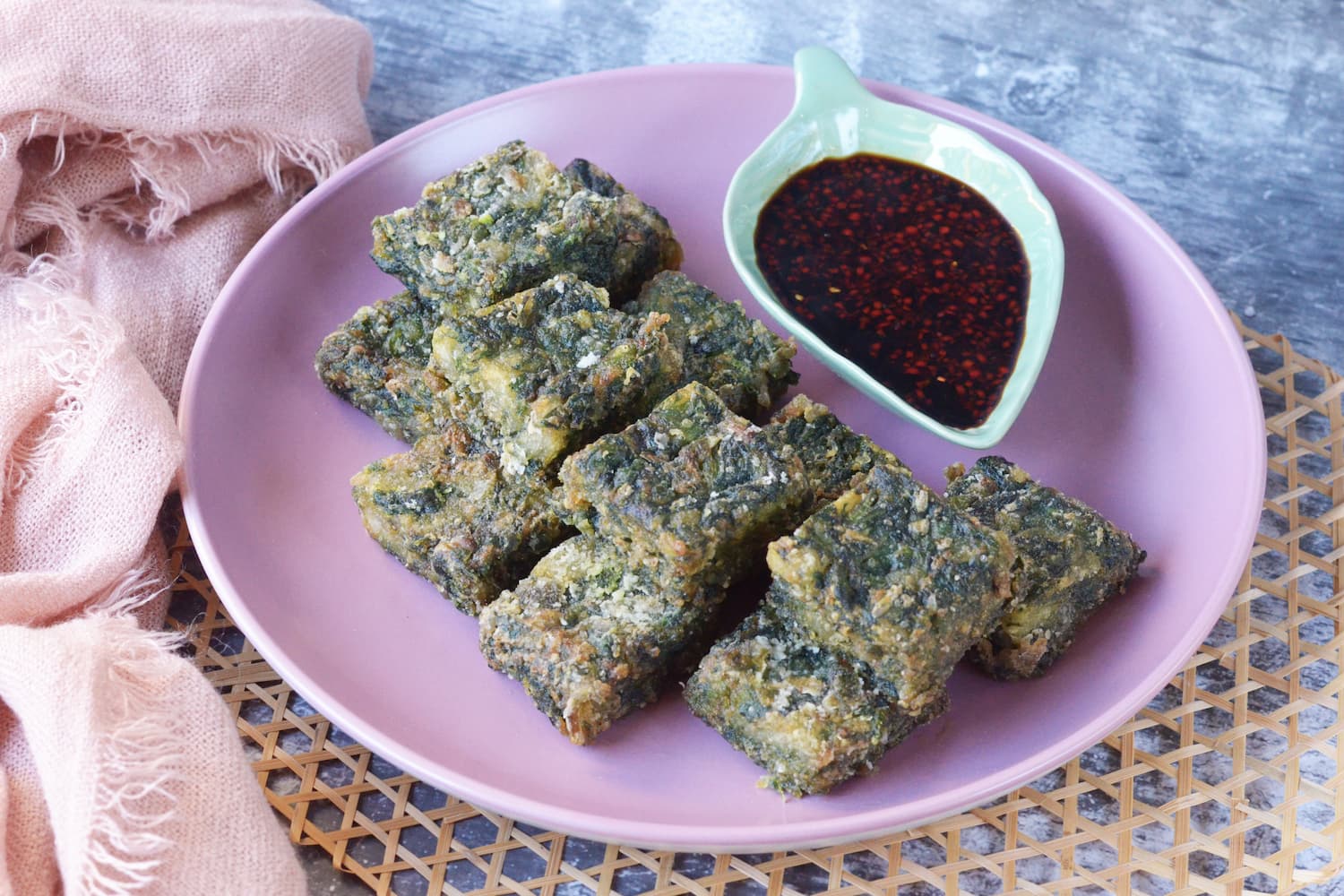 Thai Crispy Garlic Chives Dumpling (Gui Chai Tod) | Asian Inspirations