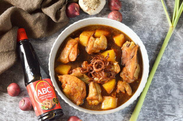 Indonesian Braised Chicken Stew in Sweet Soy Sauce (Semur Ayam) | Asian ...
